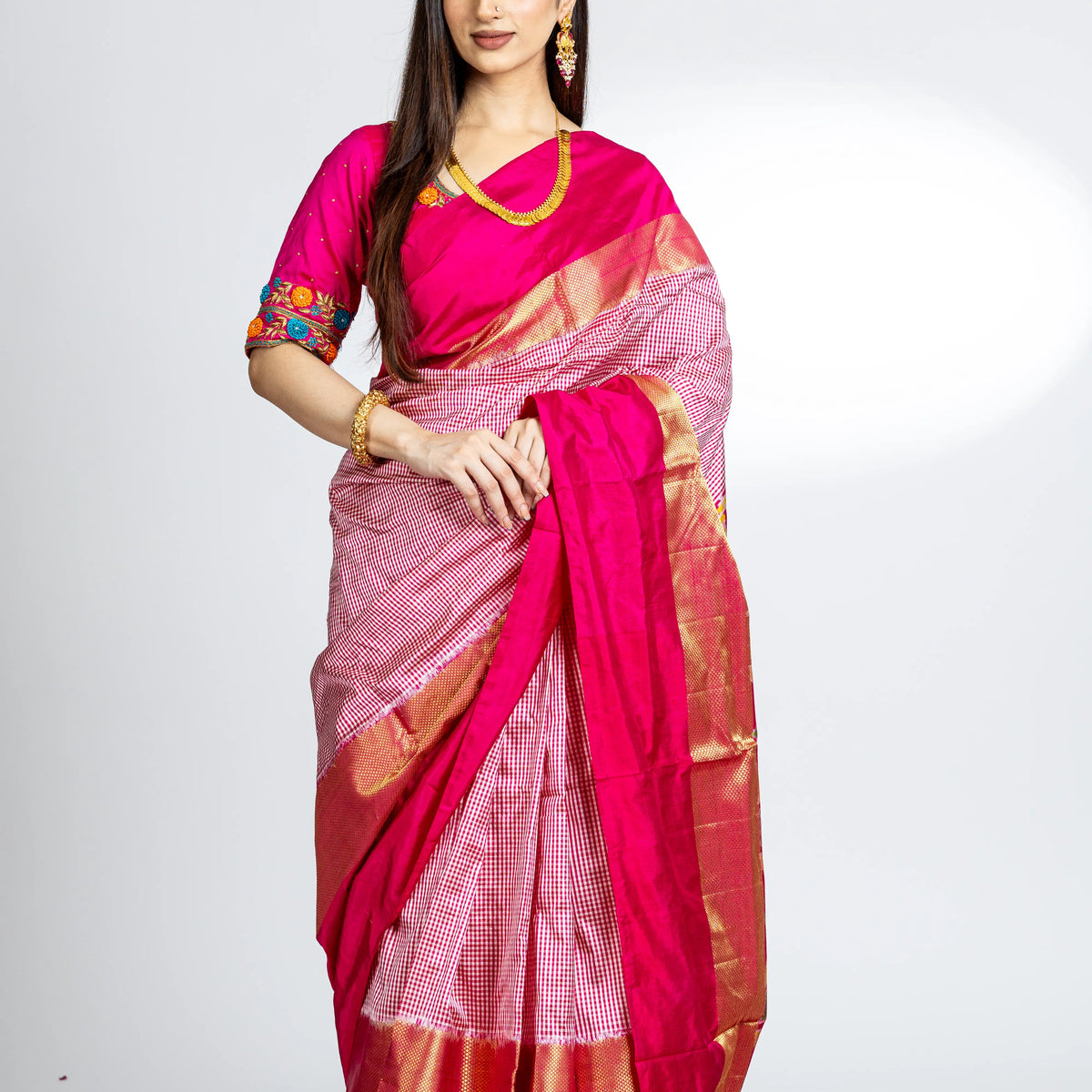Pink And White Check Pattern Pochampally Saree With Pink And Zari Bord ...
