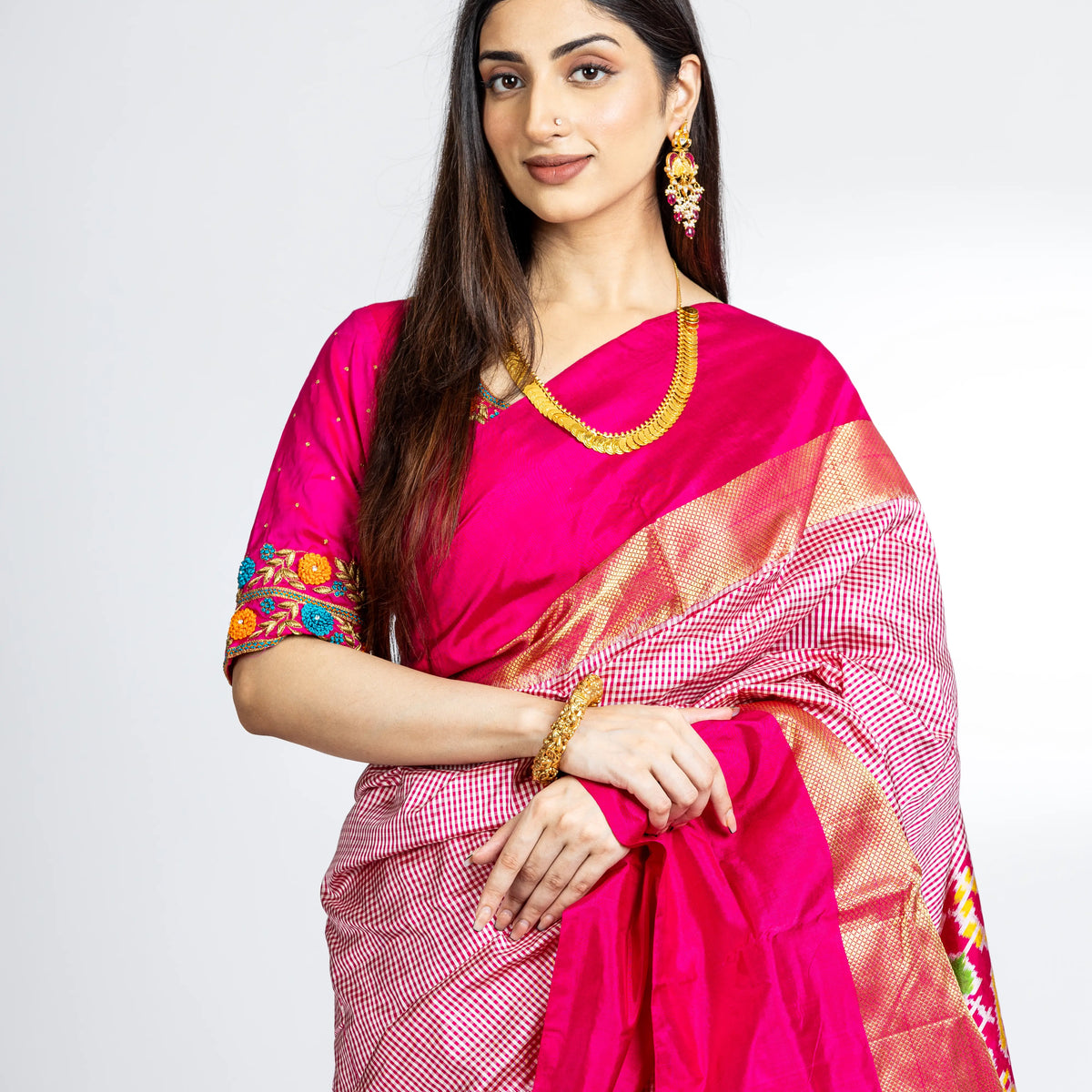 Pink And White Check Pattern Pochampally Saree With Pink And Zari Bord ...